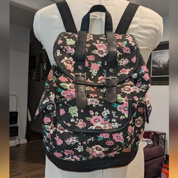 Candie's | Bags | Candies Floral Backpack | Poshmark